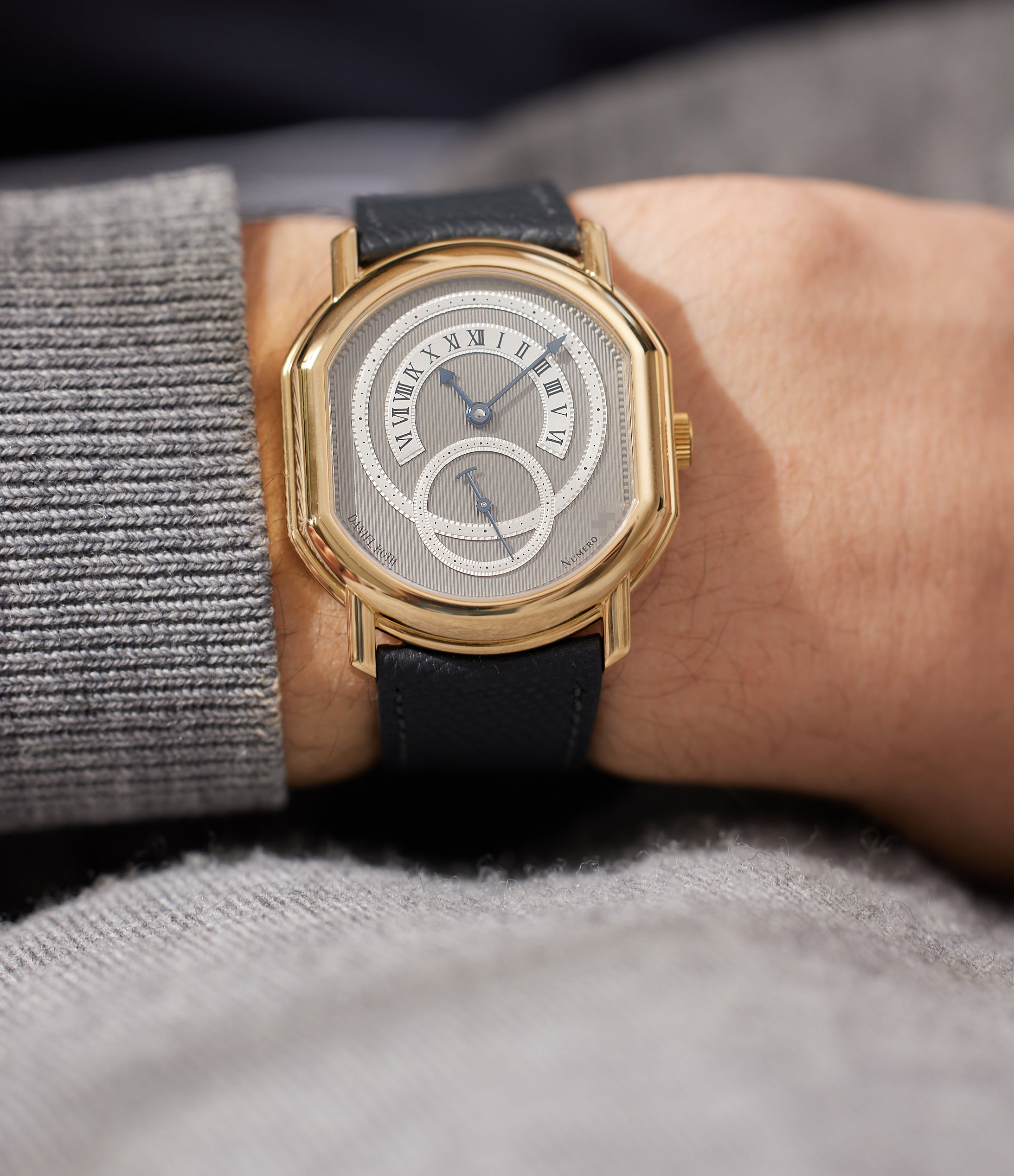 Daniel Roth Retrograde 2127 Yellow Gold | Buy rare Daniel Roth watch ...