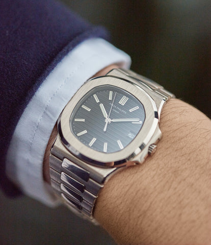 Buy Patek Philippe Nautilus 3711/1G-001 | Buy pre-owned Patek Philippe ...