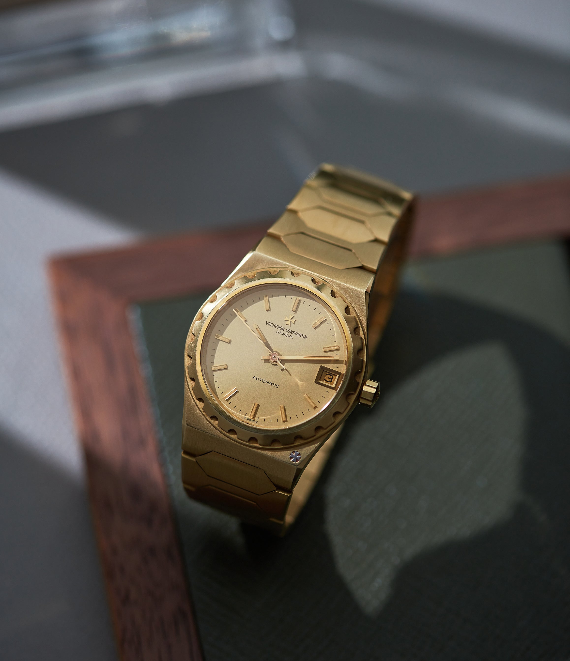 Vacheron Constantin 222 yellow gold watch | Buy mid-size VC 222 46003 ...